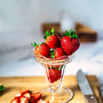 How to clean strawberries