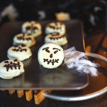 Halloween Skeleton Oreo Recipe