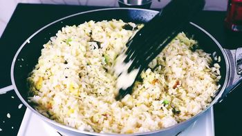 Aloo Poha Recipe (Step-By-Step-Video) | Aloo Kanda Poha | Batata Poha