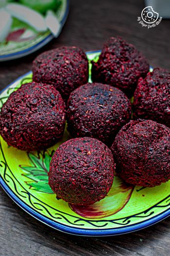Beetroot Falafel Recipe with Green Tahini Dip (Video) | Vegan Falafel ...