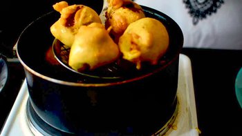 Vada Pav Recipe + Video (How To Make Mumbai Style Vada Pav) | My Ginger ...