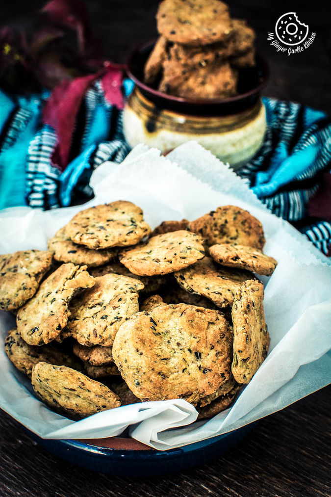 Masala Mathri Recipe + Video | Spicy Indian Crackers (Fried & Baked ...