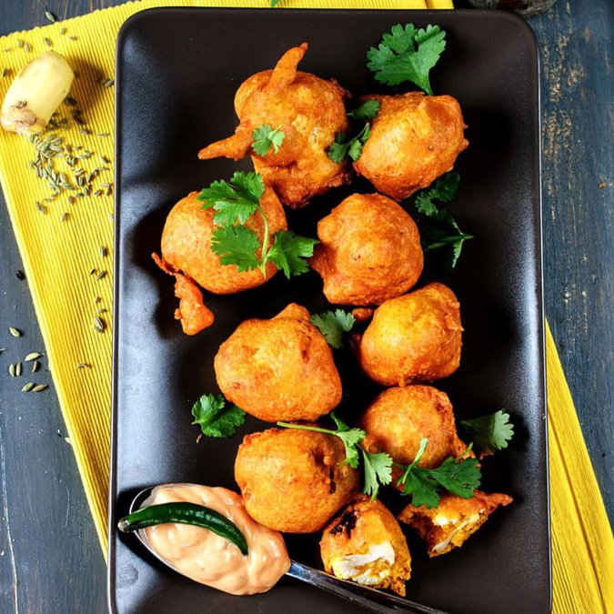 Gobi Pakora Recipe (Crispy Cauliflower Pakoda)