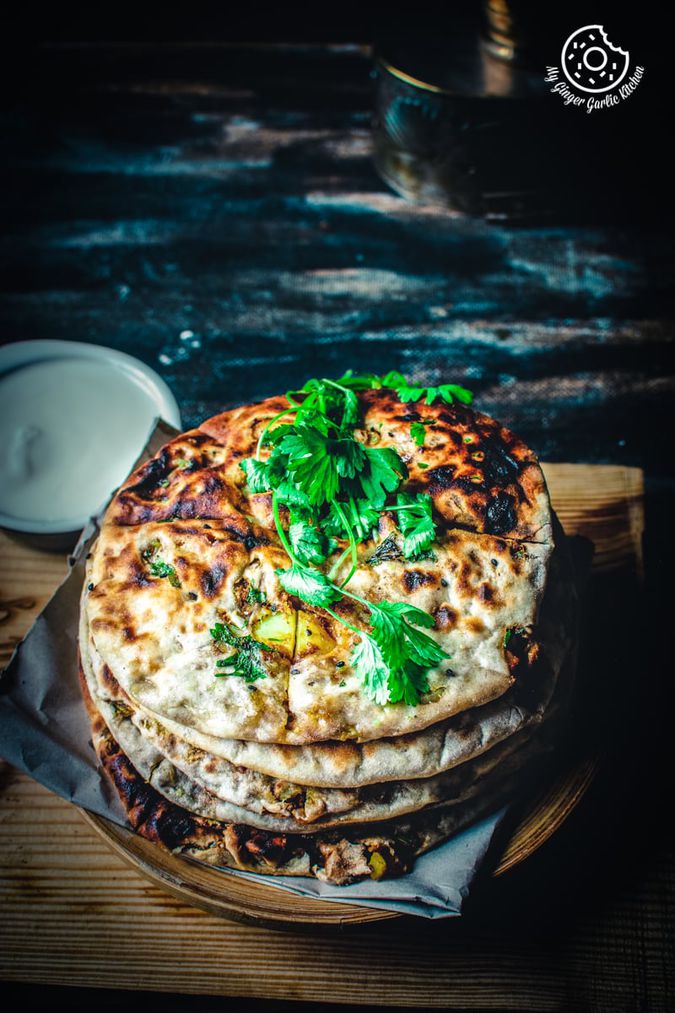 Amritsari Aloo Kulcha Recipe | Aloo Kulcha (Potato Stuffed Flatbread ...