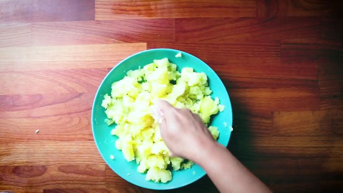 How to Make Samosa Recipe + Video | Easy Samosa Recipe