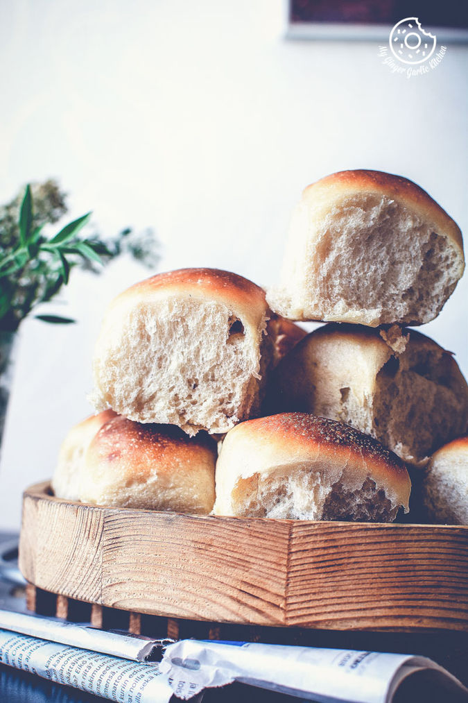 Pav Recipe | Ladi Pav | Homemade Soft and Fluffy Pav (Dinner Rolls ...