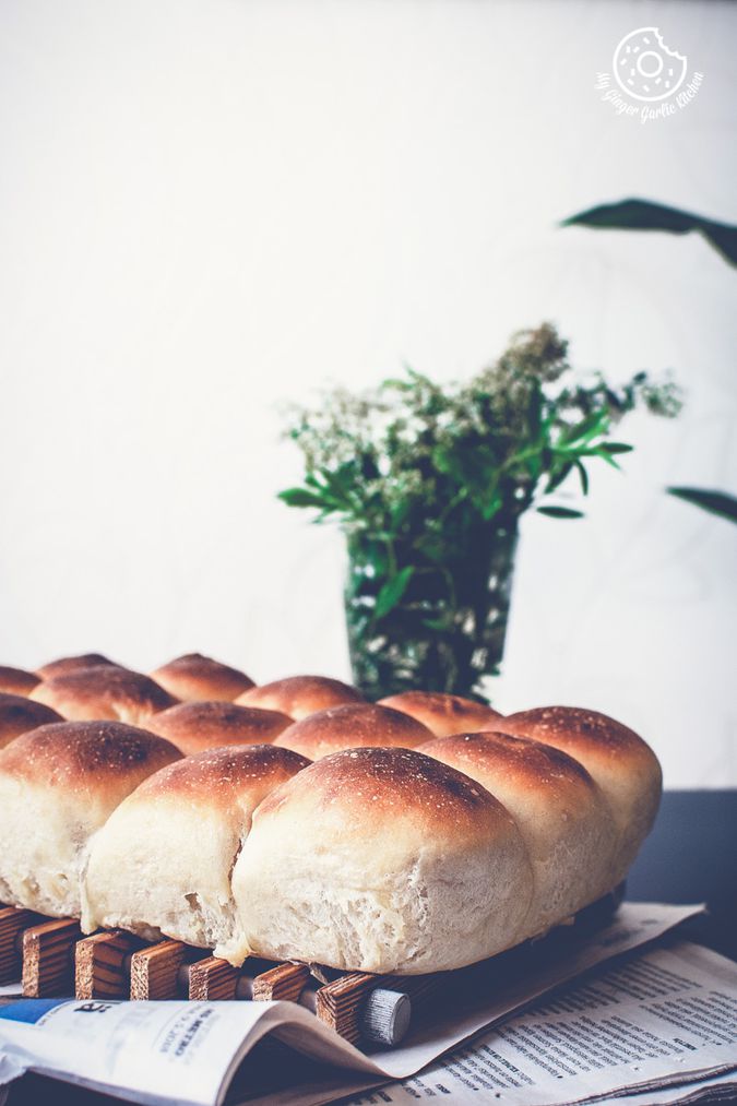Pav Recipe | Ladi Pav | Homemade Soft and Fluffy Pav (Dinner Rolls ...