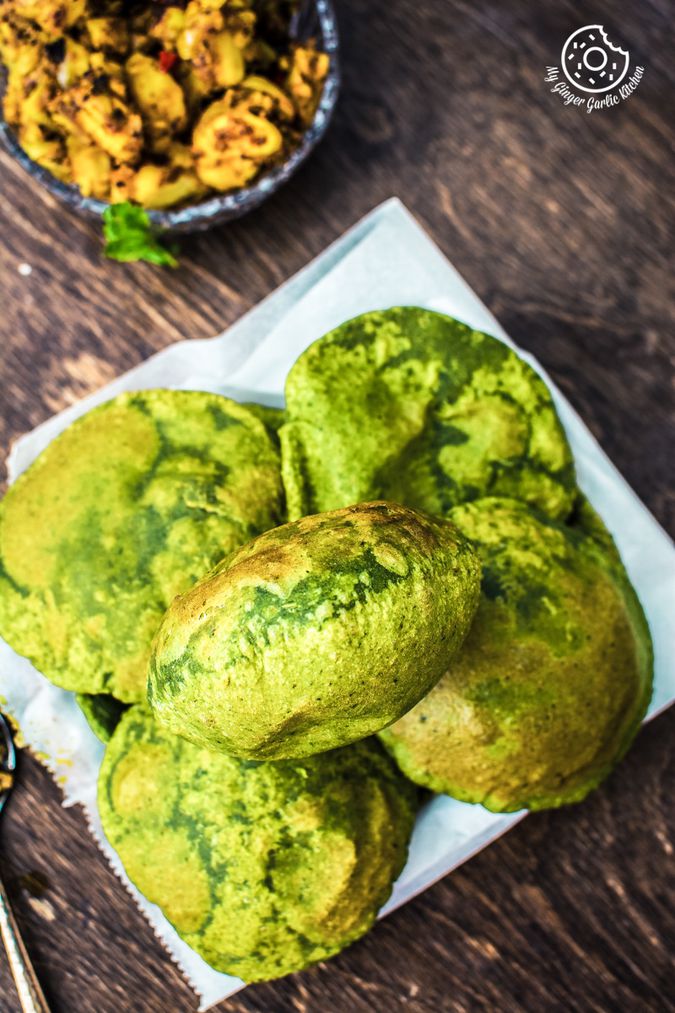Palak (Spinach) Puri Recipe | Palak Poori (Step-by-step Photo + Video ...
