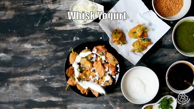 Palak Patta Chaat Recipe - Spinach Leaf Fritters