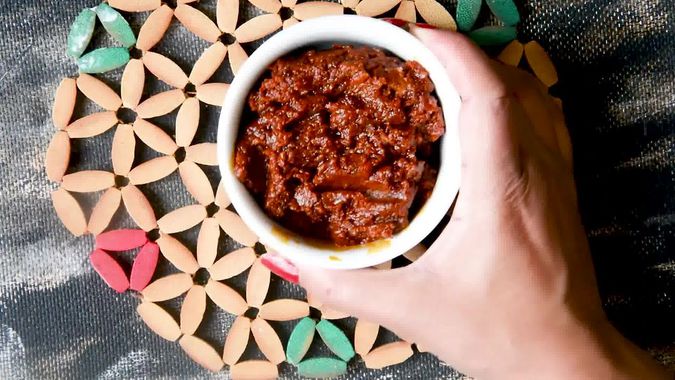 Rajasthani Lehsun Ki Chutney Recipe & Video - Garlic Chutney (2 Ways)