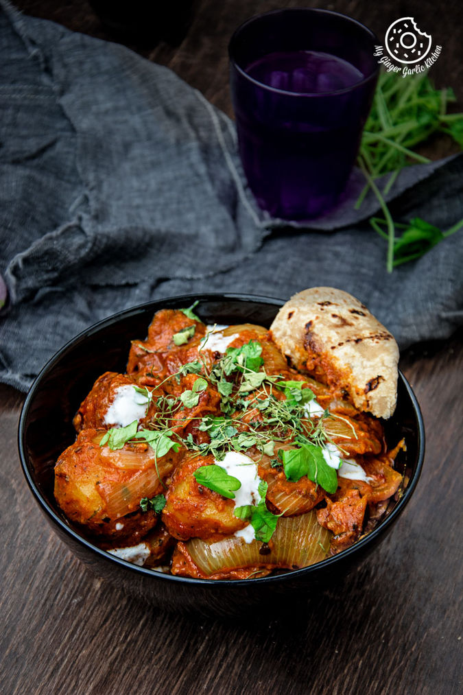 Jaipuri Aloo Pyaaz Ki Sabzi Recipe + Video (Easy Potato Onion Curry ...
