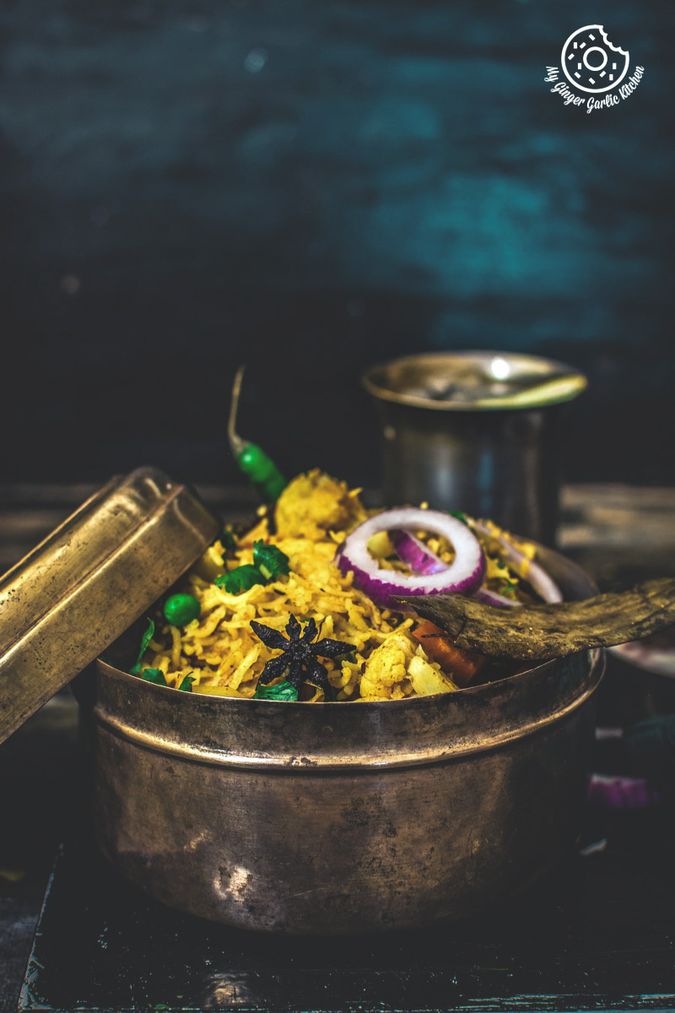Veg Tehri | Veg Tahiri | Vegetable Tahiri Recipe (Aromatic, One Pot ...
