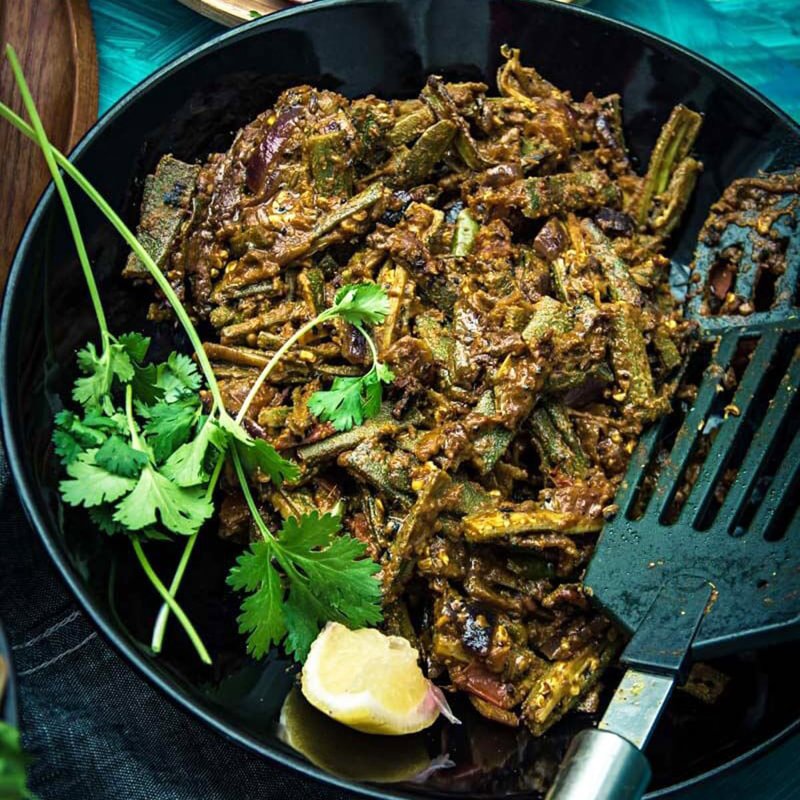 Achaari Dahi Bhindi with Duppad Roti - Pad Wali Roti