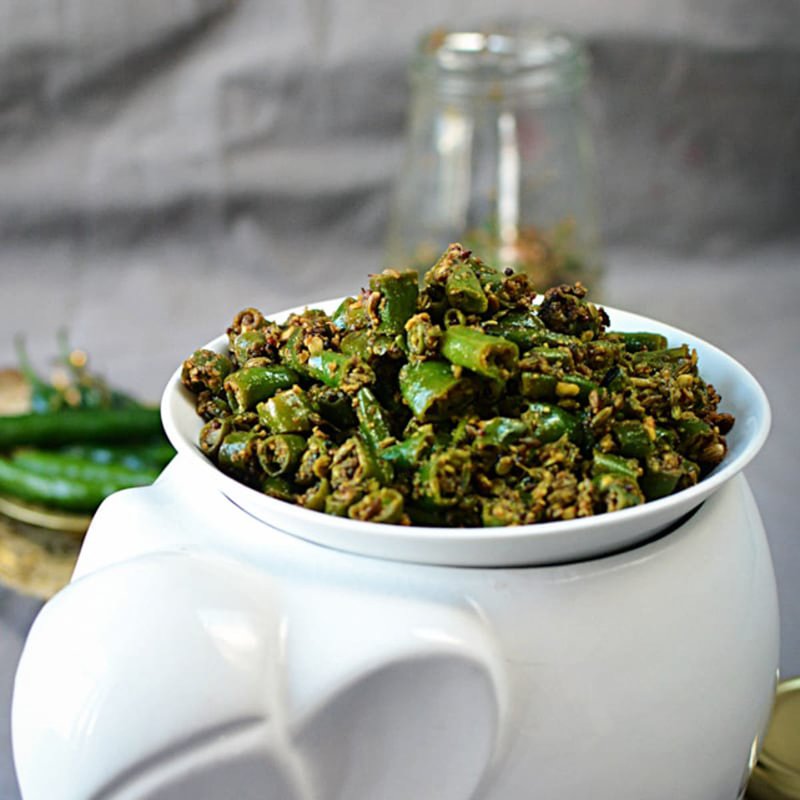 Rajasthani Mirchi Ke Tipore Recipe (Instant Green Chili Pickle)