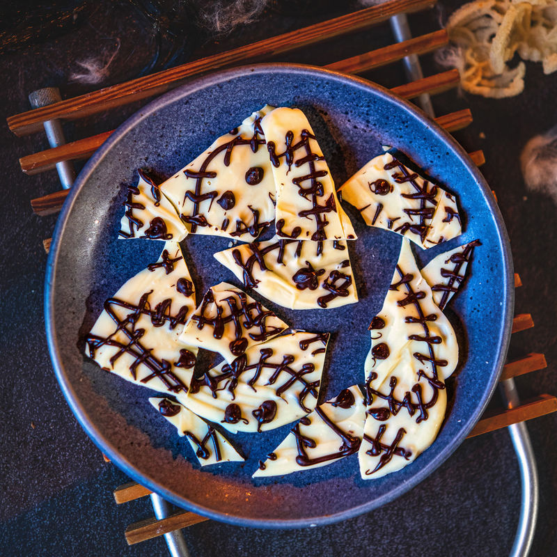 Skeleton Chocolate Bark (Step-By-Step + Video Recipe)
