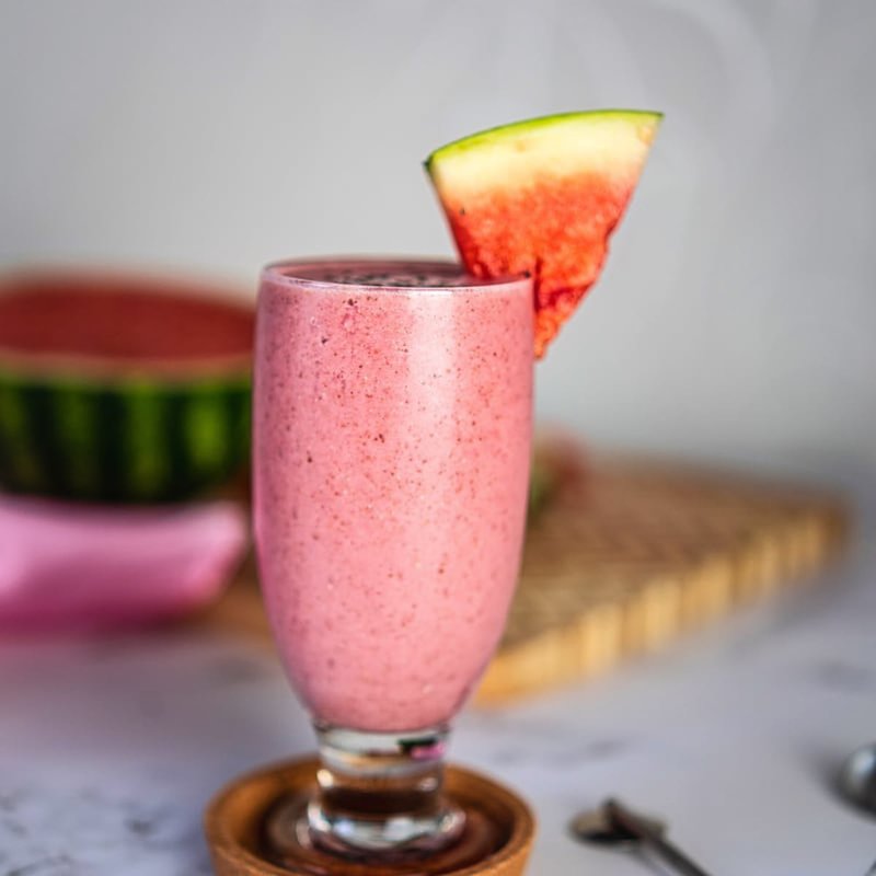 Watermelon Smoothie Recipe (6-Ingredient, Easy and Refreshing)